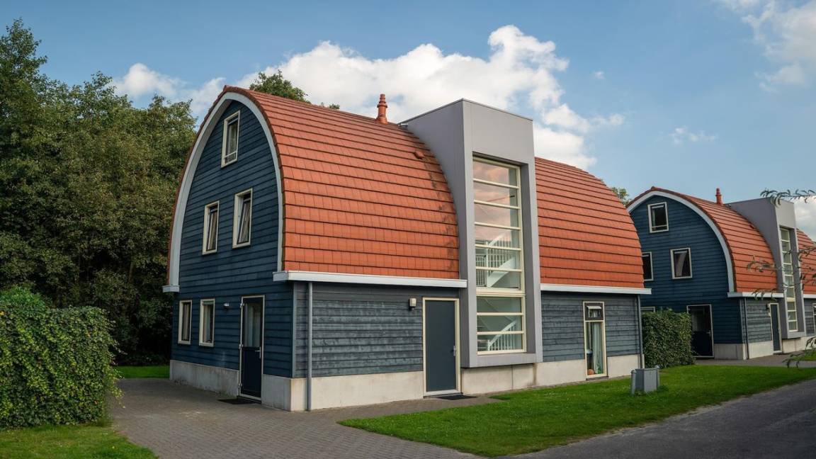 171 M² House ∙ 6 Bedrooms ∙ 12 Guests - Groningen
