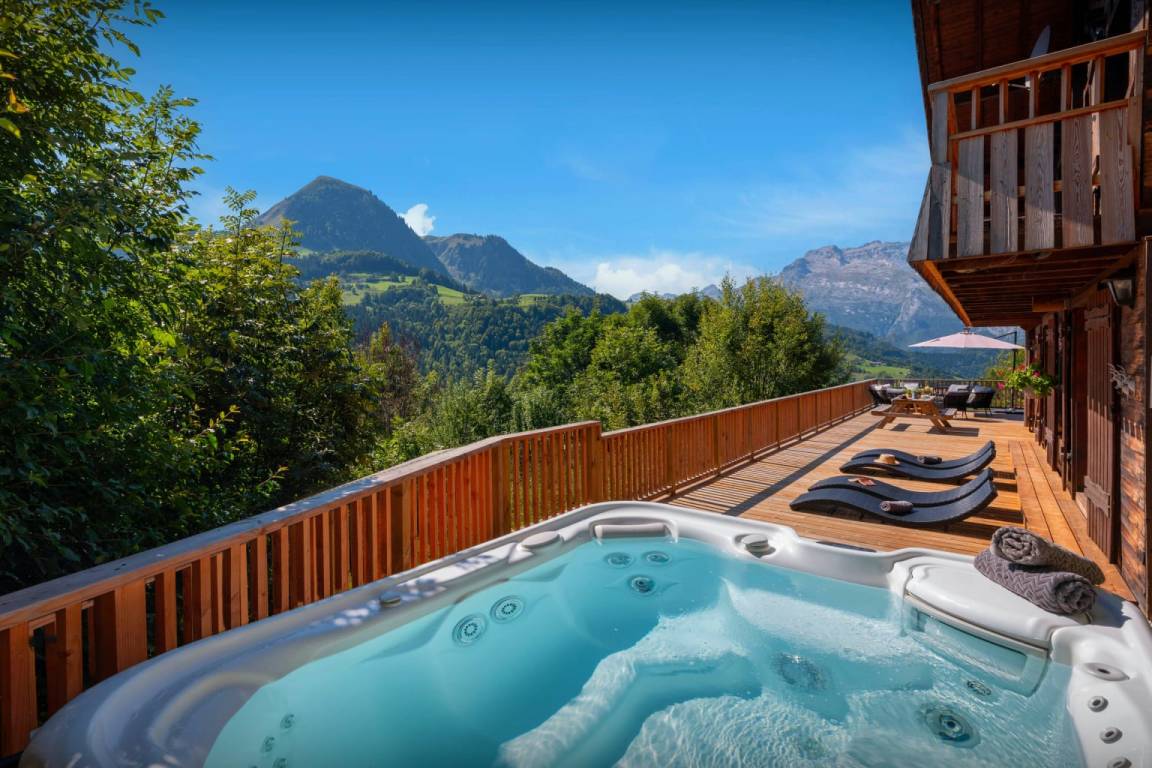 180 M² Chalet ∙ 5 Chambres ∙ 8 Personnes - Manigod