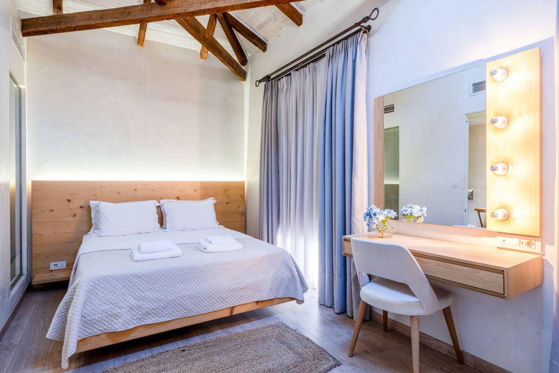 Hotel ∙ 3 Guests - Greece