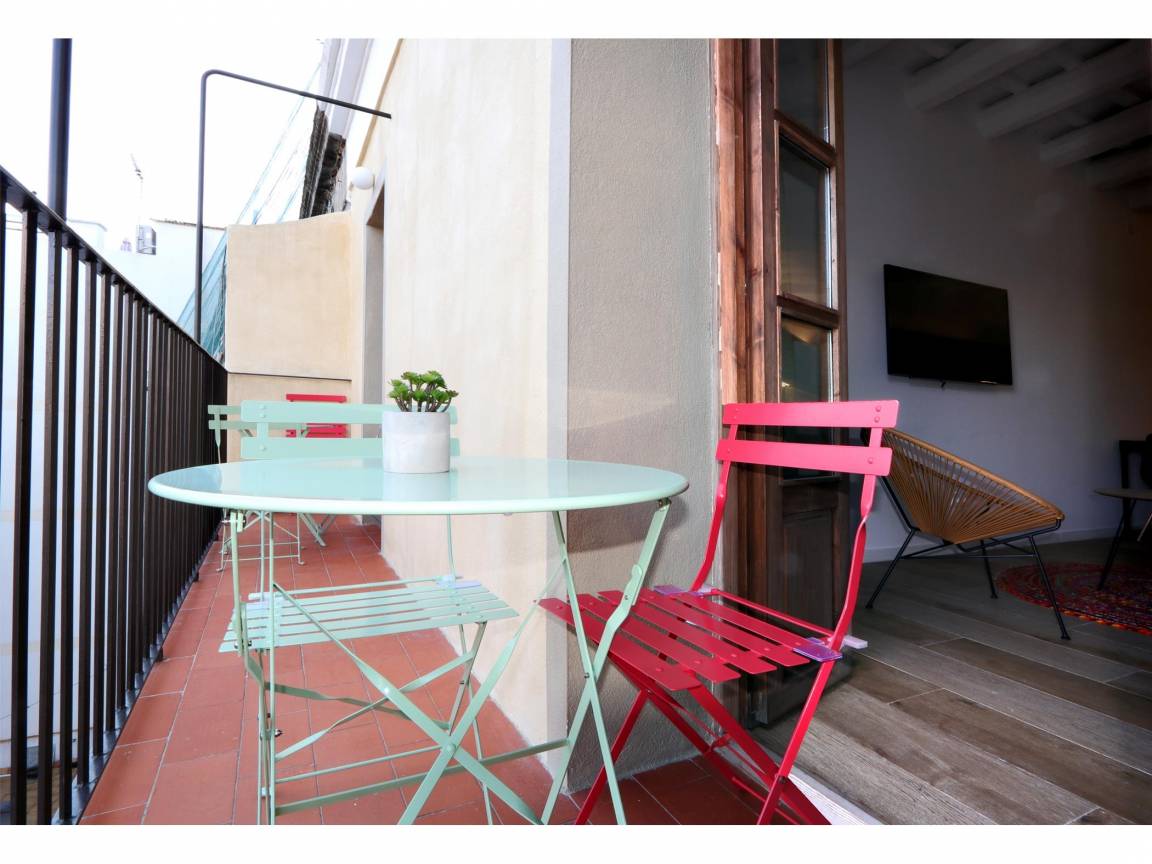 85 M² Apartamento ∙ 3 Habitaciones ∙ 6 Huéspedes - Barcelona