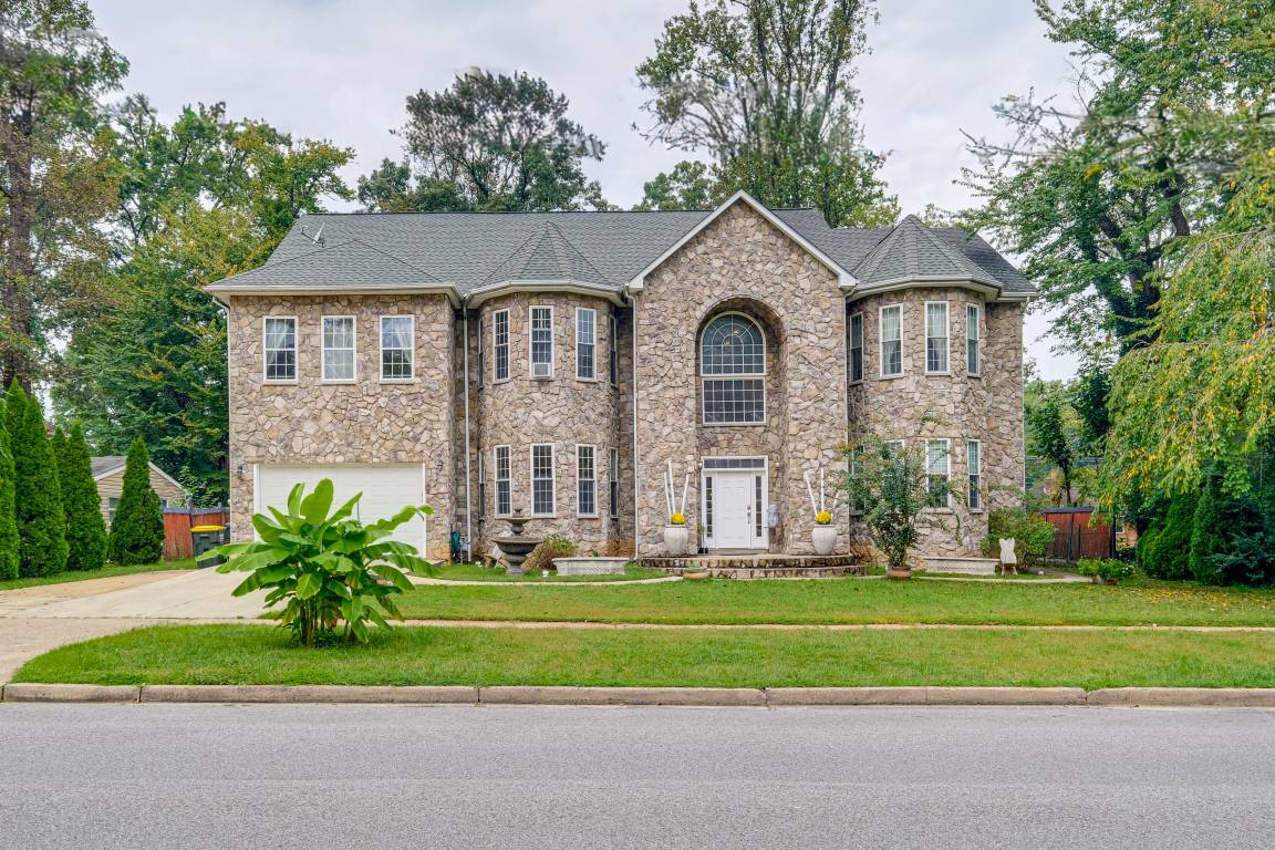 567 M² House ∙ 5 Bedrooms ∙ 9 Guests - Fairfax, VA