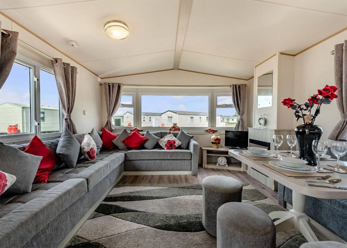 Caravan ∙ 3 Bedrooms ∙ 8 Guests - England