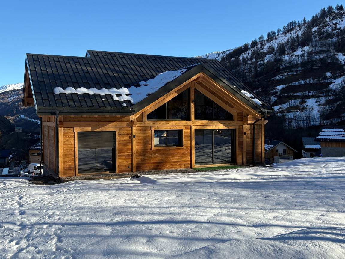 165 M² Chalet ∙ 5 Bedrooms ∙ 12 Guests - Valloire