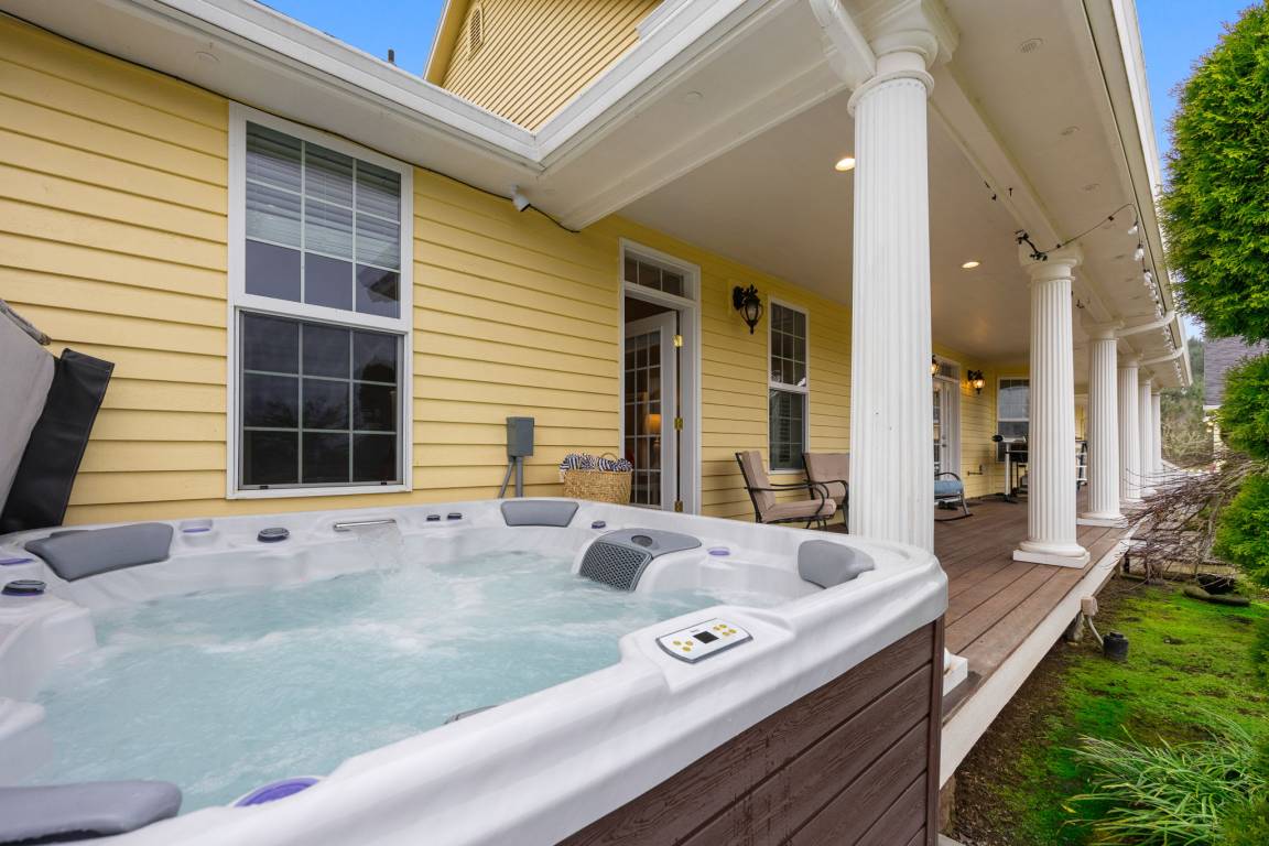 353 M² House ∙ 5 Bedrooms ∙ 10 Guests - Oregon City, OR