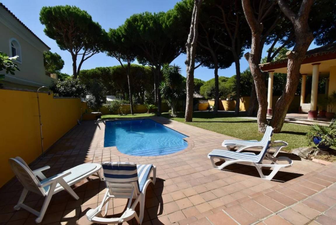 Chalet ∙ 3 Habitaciones ∙ 8 Huéspedes - Chiclana de la Frontera