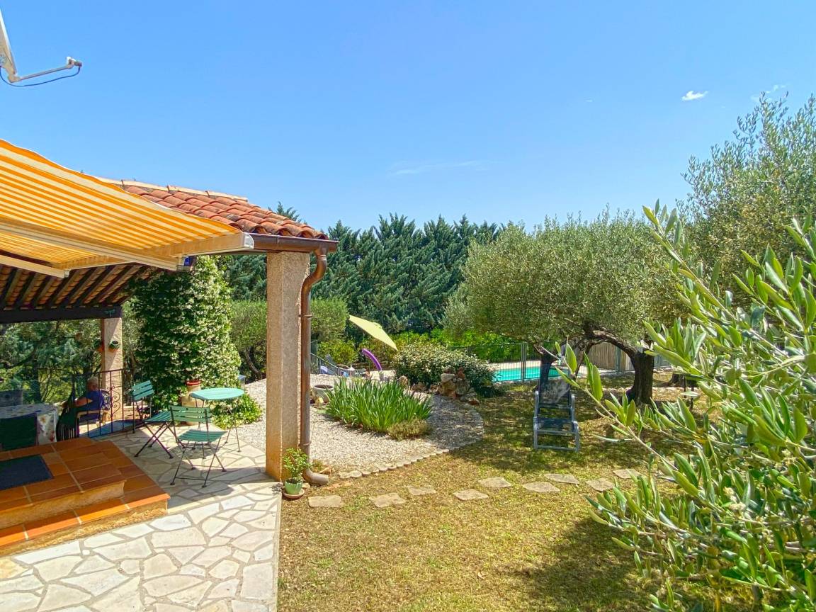 120 M² Ferienhaus ∙ 2 Schlafzimmer ∙ 4 Gäste - Cotignac