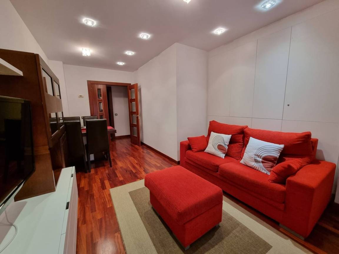 75 M² Appartement ∙ 2 Chambres ∙ 4 Personnes - Oviedo