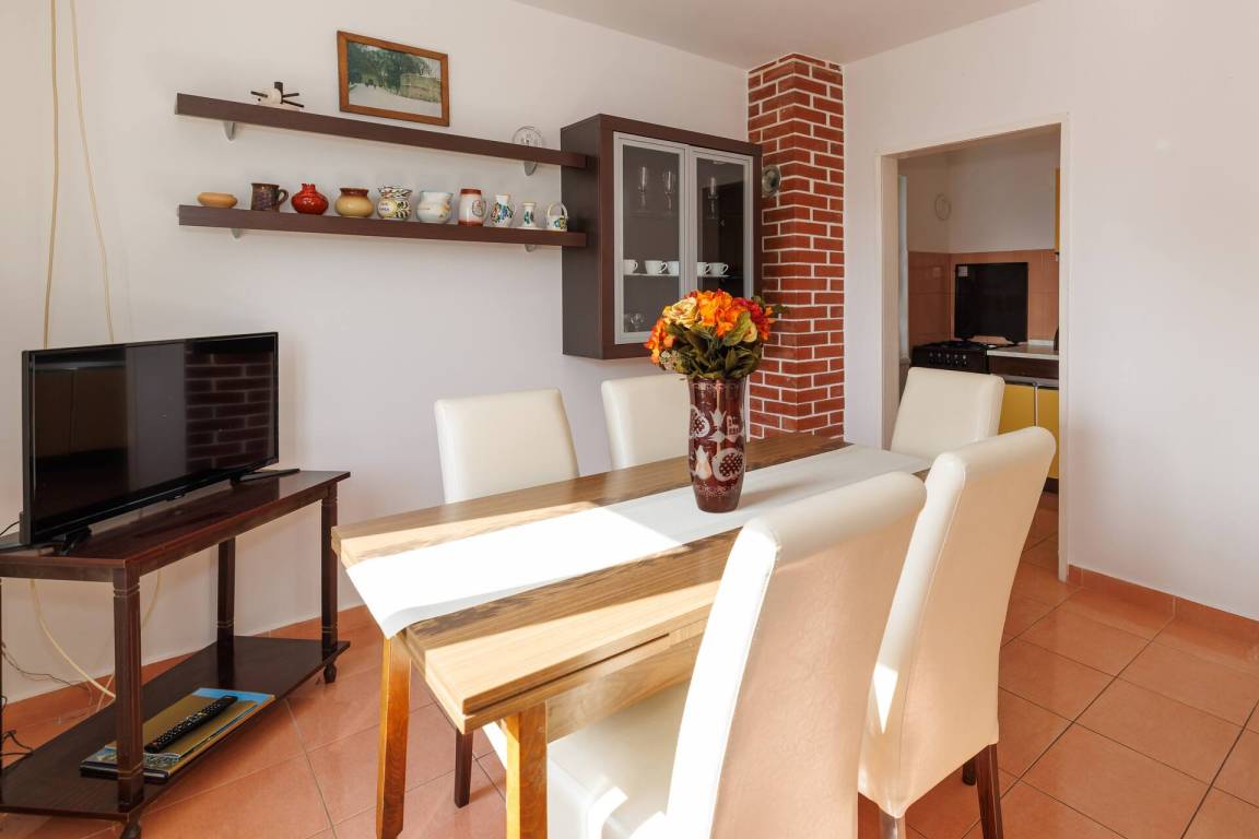 75 M² Apartment ∙ 3 Bedrooms ∙ 6 Guests - Krk
