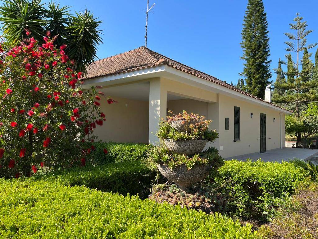 240 M² Villa ∙ 4 Bedrooms ∙ 10 Guests - Agropoli