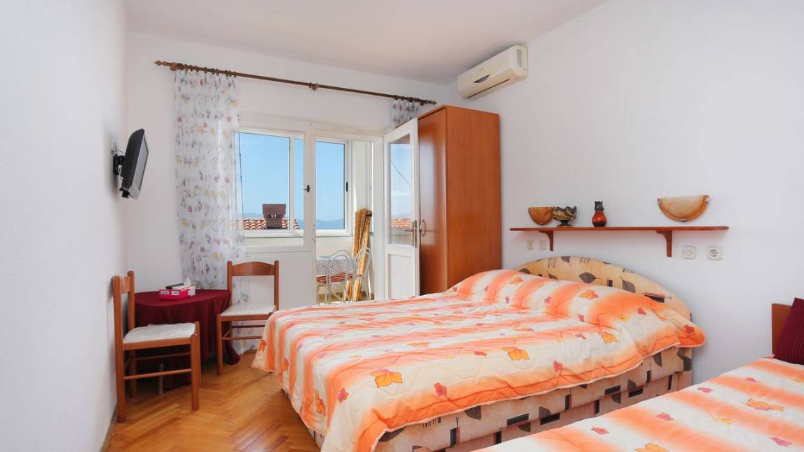 18 M² Hôtel ∙ 1 Chambre ∙ 3 Personnes - Brist