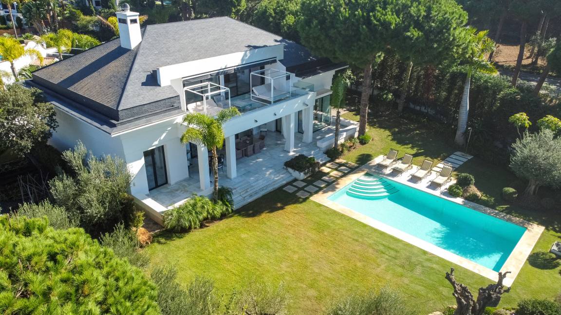 310 M² Villa ∙ 4 Chambres ∙ 8 Personnes - Marbella