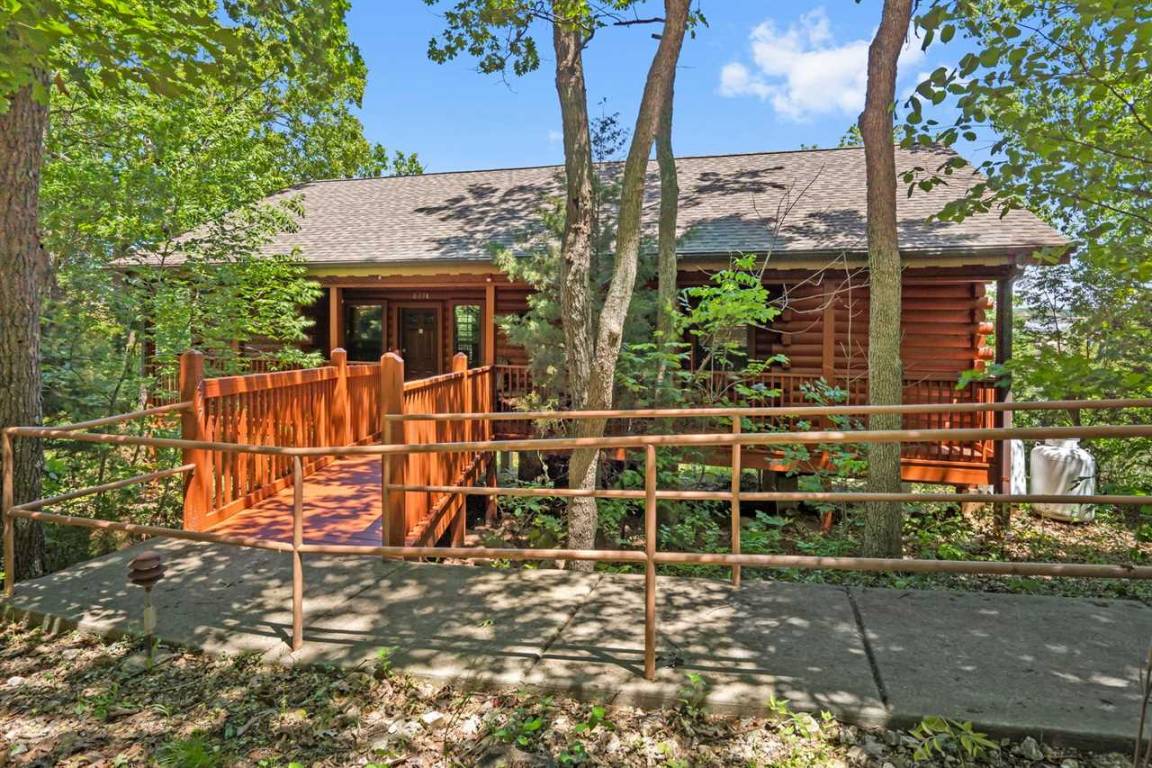 Cabin ∙ 1 Bedroom ∙ 4 Guests - Branson, MO