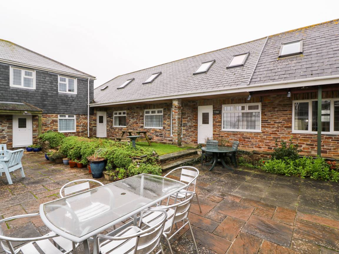 Cottage ∙ 2 Bedrooms ∙ 4 Guests - Constantine Bay