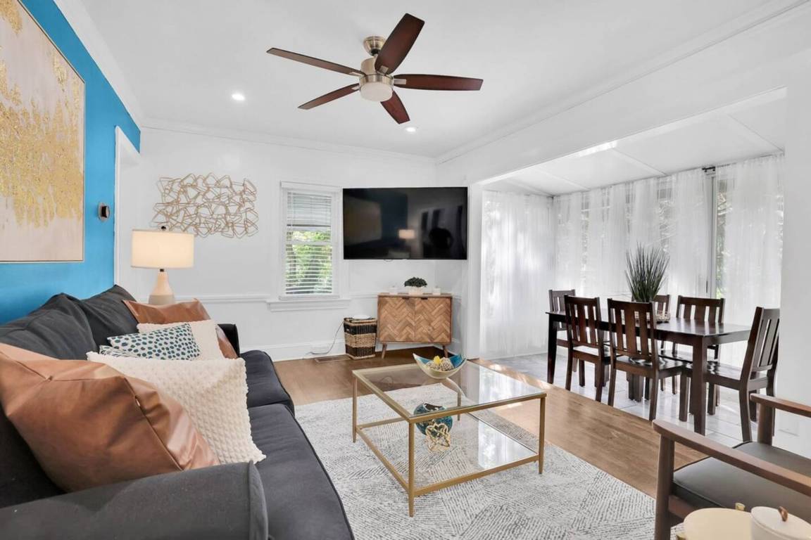 139 M² Ferienhaus ∙ 3 Schlafzimmer ∙ 14 Gäste - Atlanta, GA