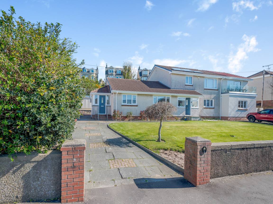 Cottage ∙ 2 Bedrooms ∙ 4 Guests - Bute