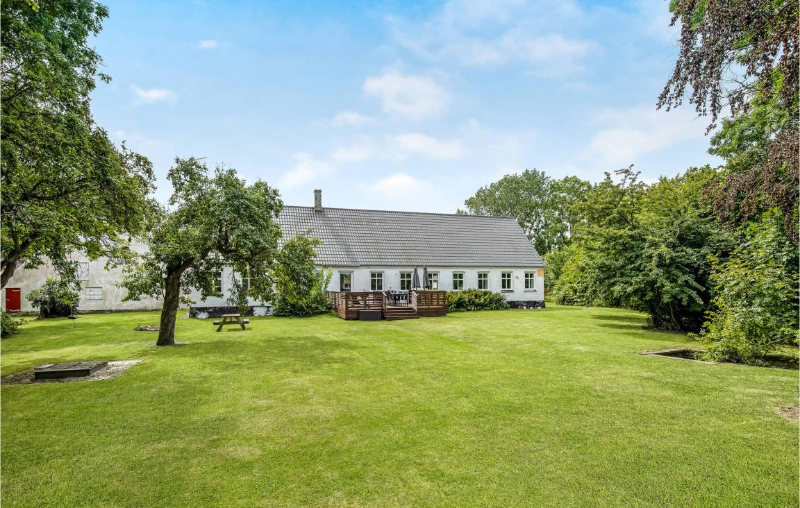 200 M² Farmhouse ∙ 6 Bedrooms ∙ 12 Guests - Bornholm