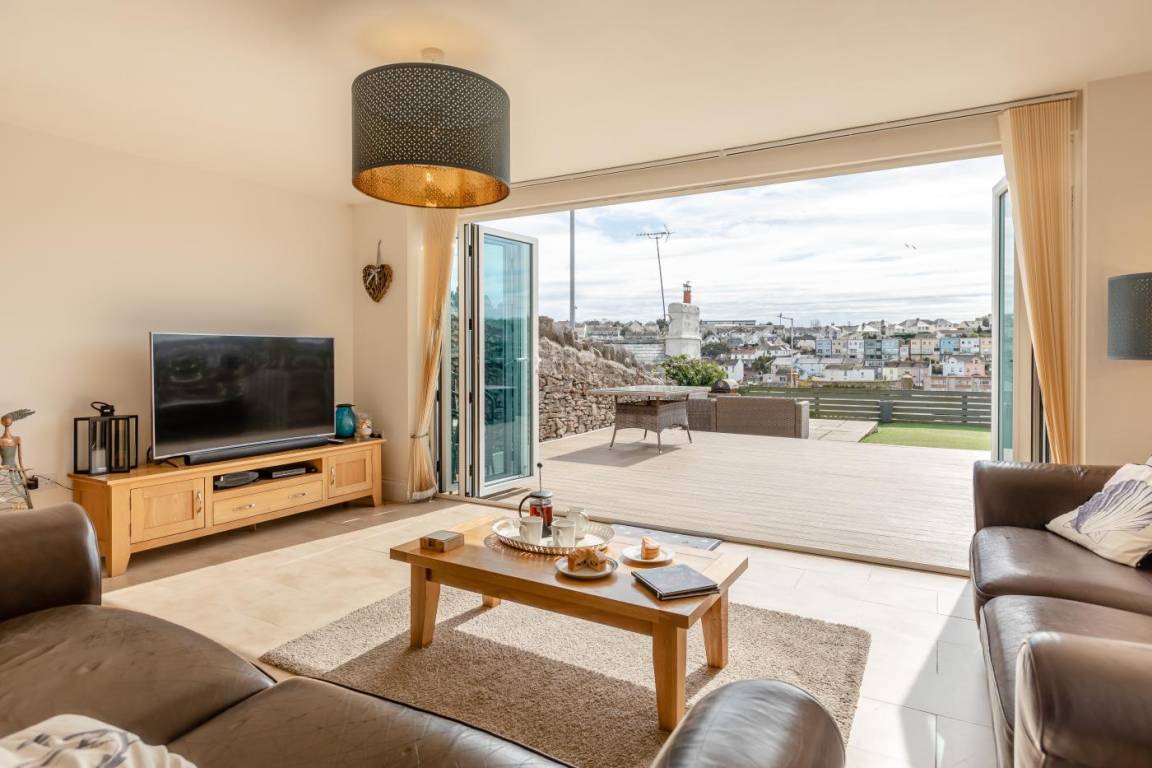 Cottage ∙ 3 Bedrooms ∙ 6 Guests - Dartmouth