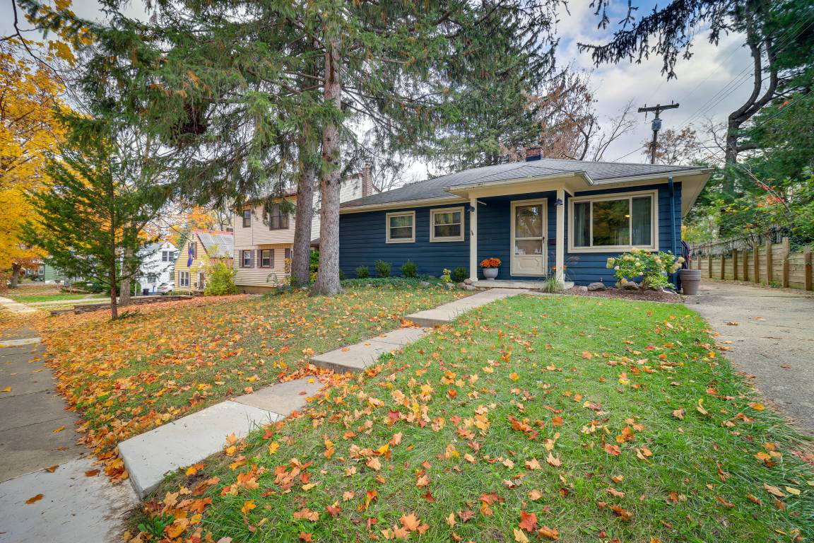 92 M² House ∙ 2 Bedrooms ∙ 6 Guests - Ann Arbor, MI