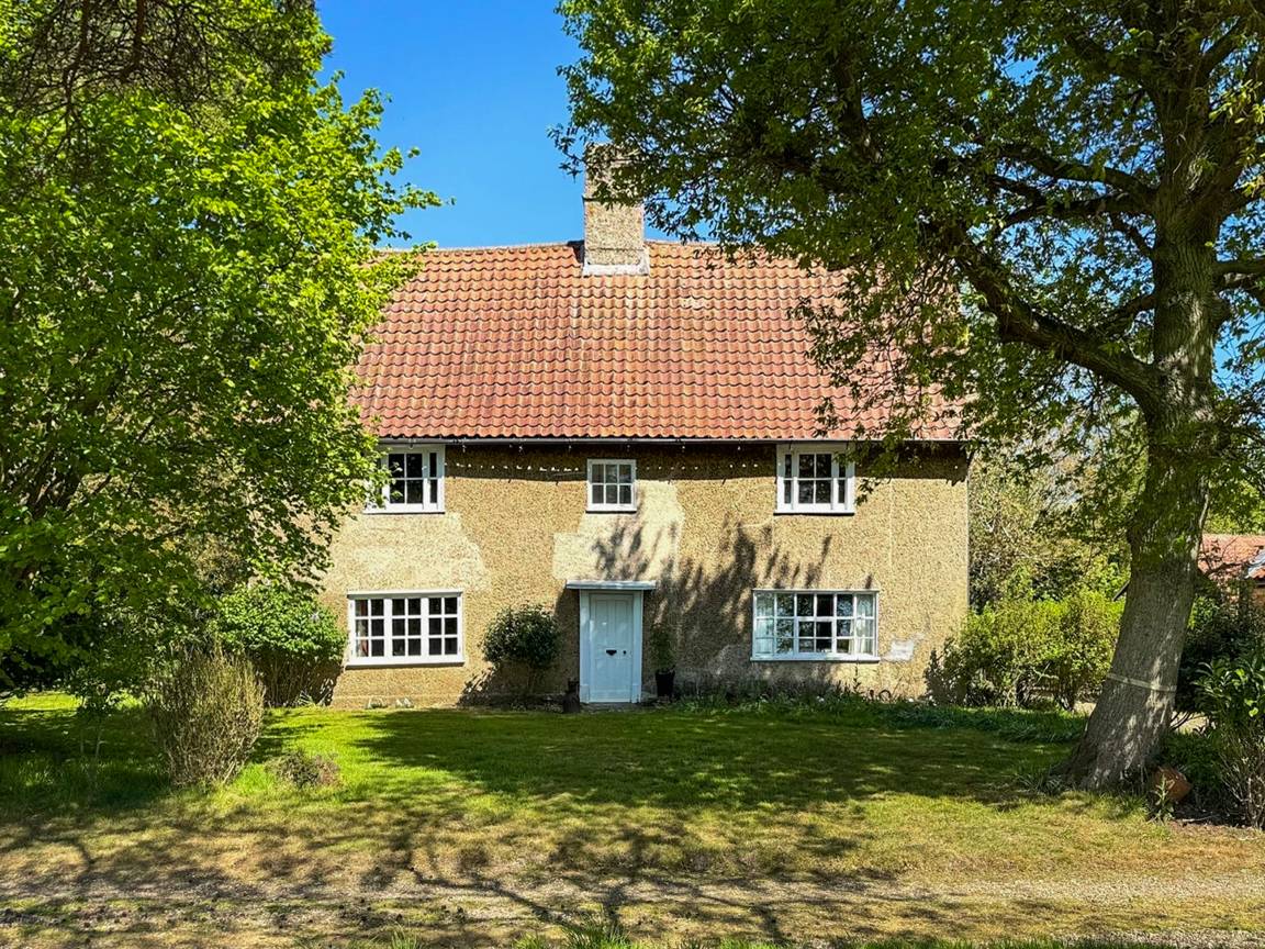 Cottage ∙ 4 Bedrooms ∙ 8 Guests - Beccles