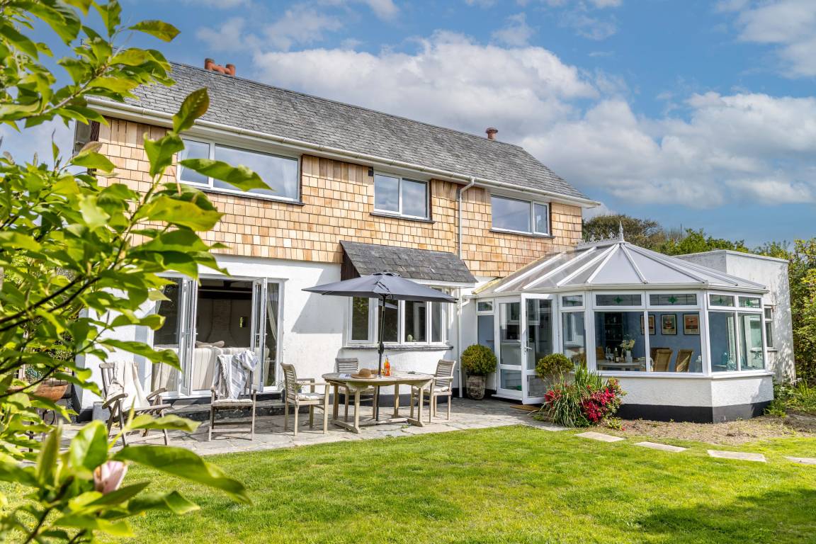 130 M² House ∙ 3 Bedrooms ∙ 5 Guests - St Austell