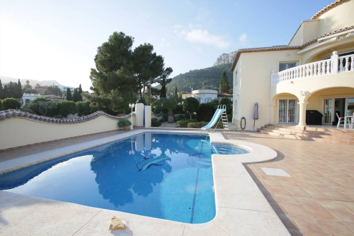 180 M² Villa ∙ 4 Bedrooms ∙ 9 Guests - Calp