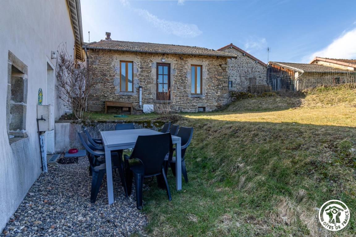 116 M² Gîte ∙ 4 Chambres ∙ 8 Personnes - Auvergne
