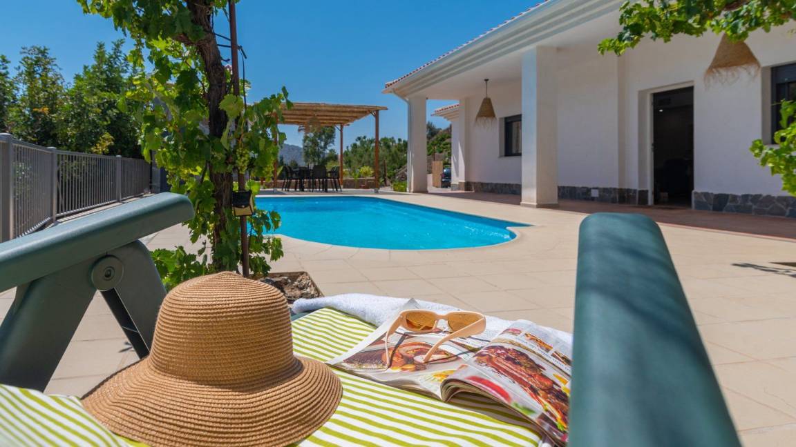 180 M² Ferienhaus ∙ 3 Schlafzimmer ∙ 6 Gäste - Torre del Mar