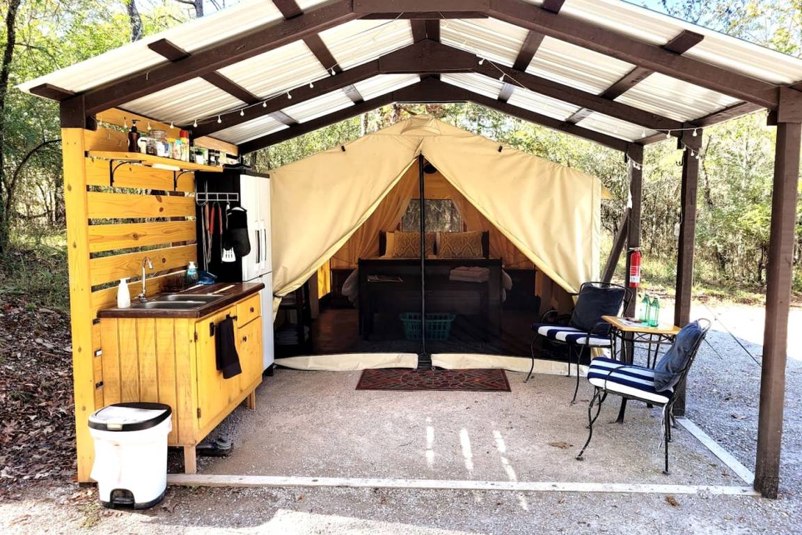 Acampamento ∙ 1 Quarto ∙ 2 Hóspedes - Hot Springs, AR