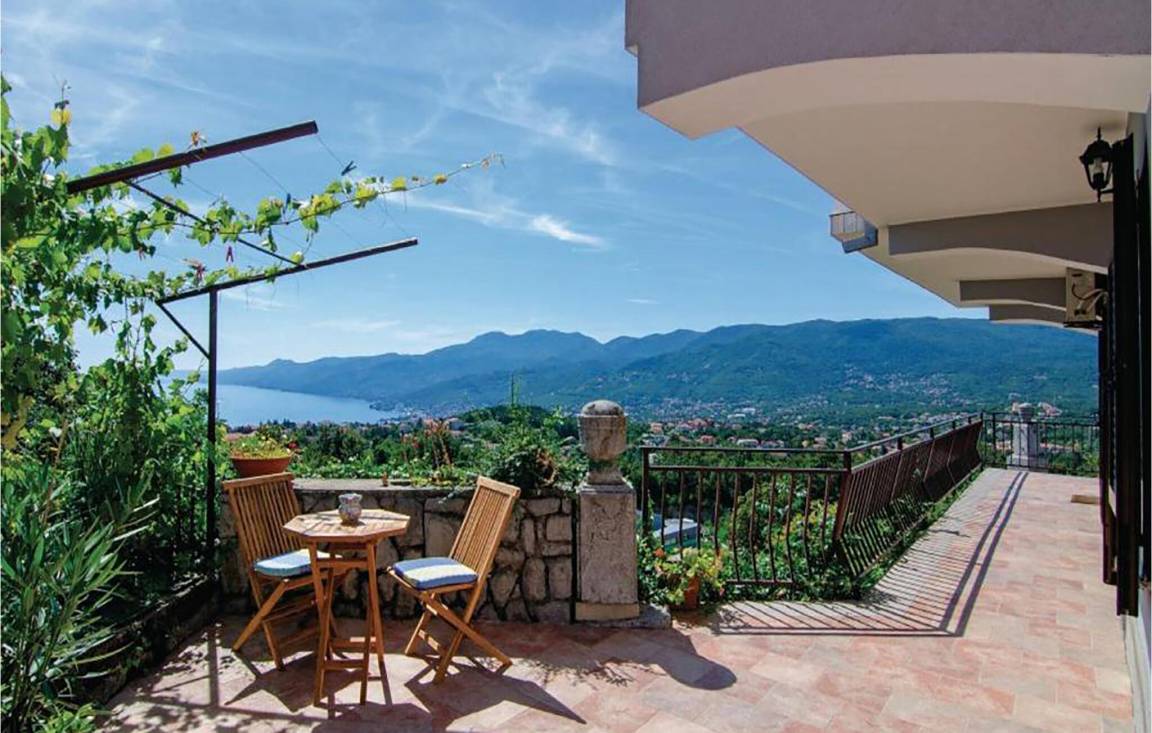 80 M² Appartement ∙ 2 Chambres ∙ 5 Personnes - Rijeka