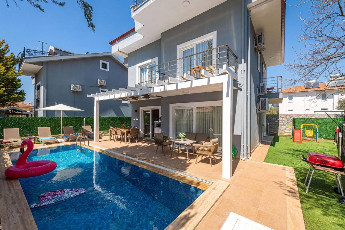 160 M² House ∙ 5 Bedrooms ∙ 9 Guests - Hisarönü