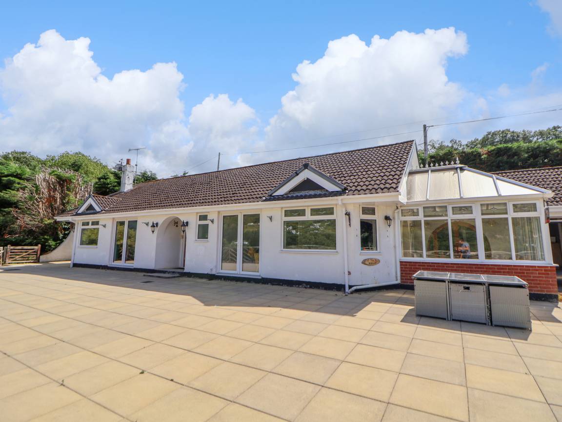 Cottage ∙ 4 Bedrooms ∙ 12 Guests - Llangollen