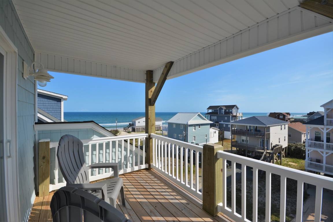 House ∙ 4 Bedrooms ∙ 10 Guests - North Topsail Beach, NC
