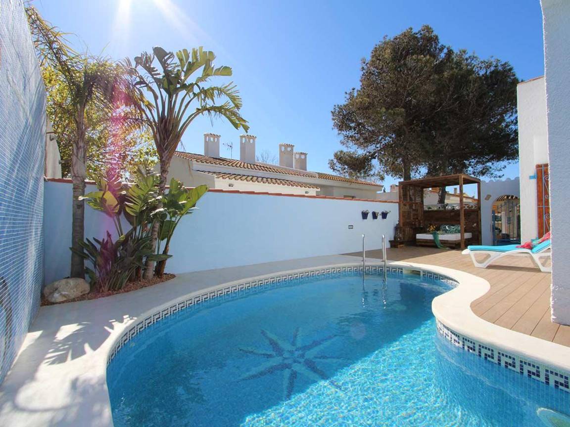 70 M² Casa ∙ 1 Habitación ∙ 6 Huéspedes - Riumar