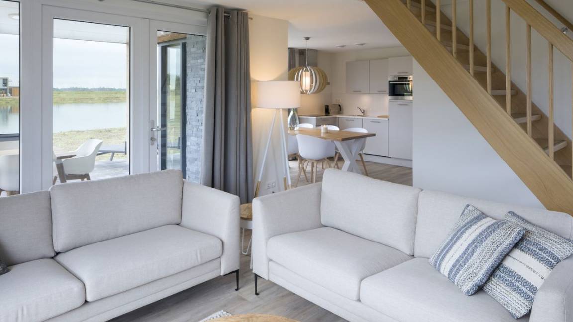 99 M² Appartement ∙ 3 Slaapkamers ∙ 6 Gasten - Vrouwenpolder