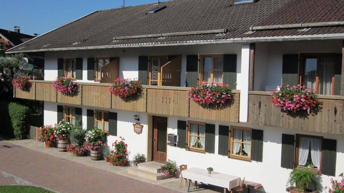 62 M² Ferienwohnung ∙ 2 Schlafzimmer ∙ 4 Gäste - Lenggries