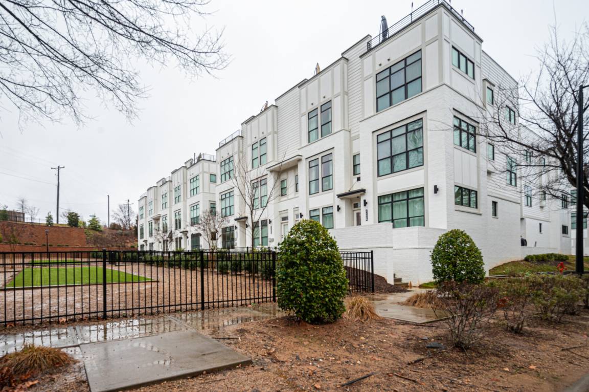 170 M² Apartment ∙ 3 Bedrooms ∙ 6 Guests - North Carolina