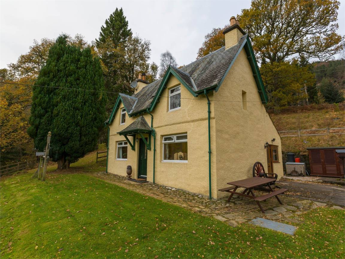 Cottage ∙ 3 Bedrooms ∙ 4 Guests - Blair Castle & Gardens