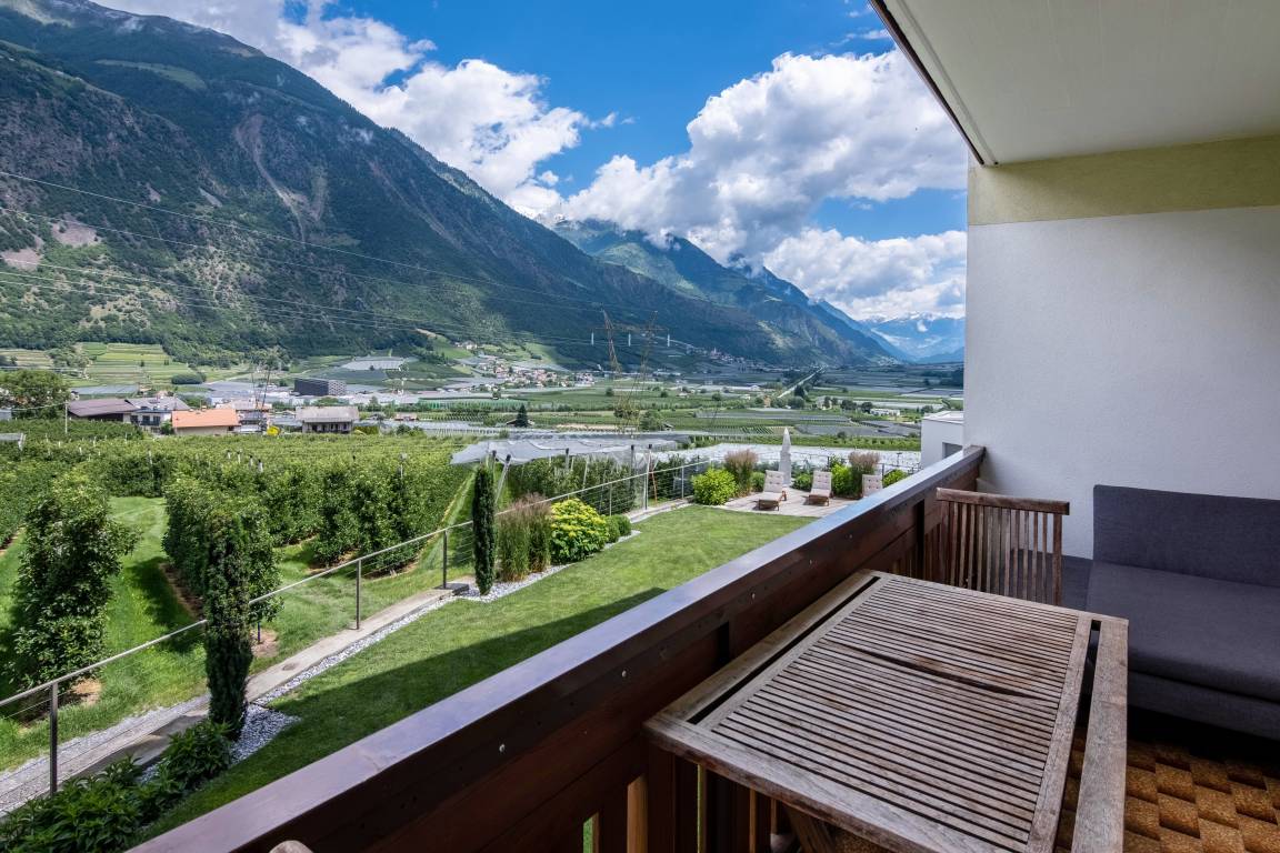 65 M² Ferienwohnung ∙ 2 Schlafzimmer ∙ 6 Gäste - Goldrain