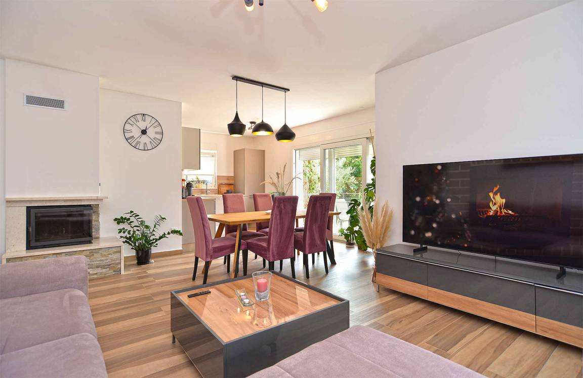 74 M² Ferienhaus ∙ 2 Schlafzimmer ∙ 4 Gäste - Premantura