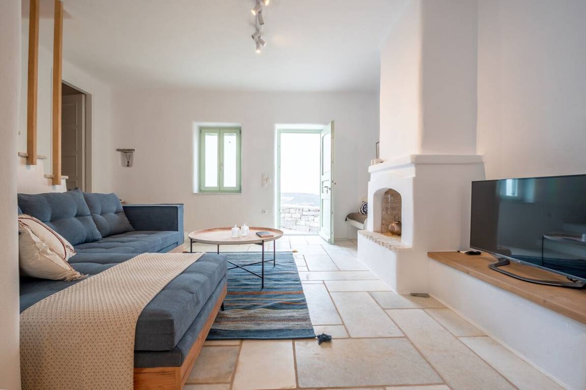 120 M² Villa ∙ 4 Bedrooms ∙ 8 Guests - Paros