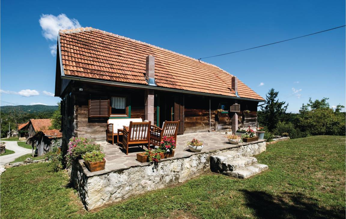 125 M² House ∙ 2 Bedrooms ∙ 8 Guests - Karlovac