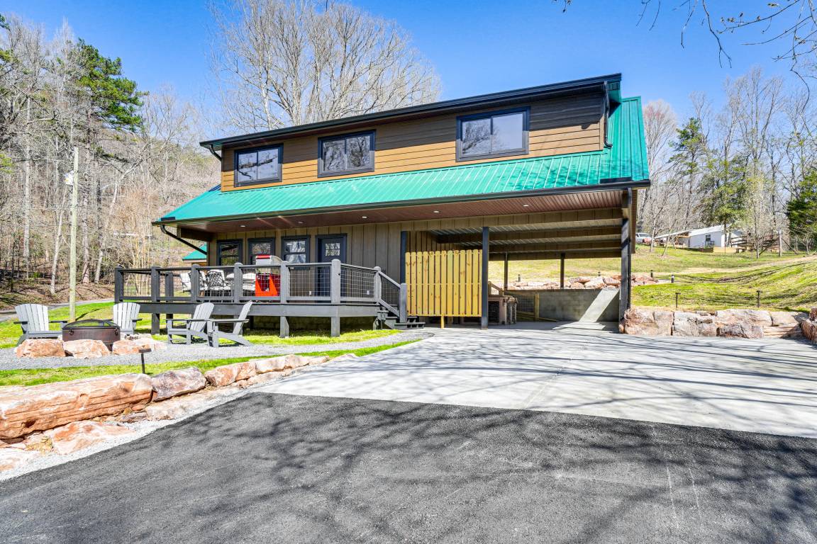 148 M² House ∙ 2 Bedrooms ∙ 8 Guests - Chilhowee Lake, TN