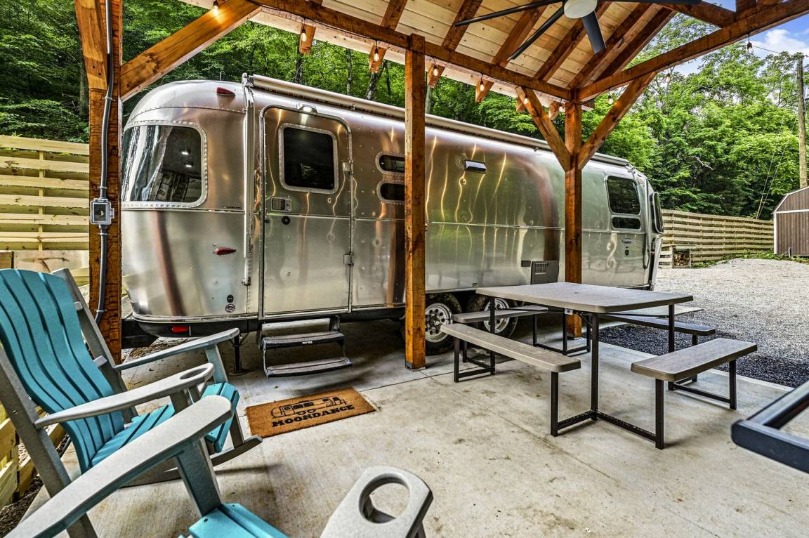 Mobil-home ∙ 1 Chambre ∙ 5 Personnes - Pigeon Forge, TN