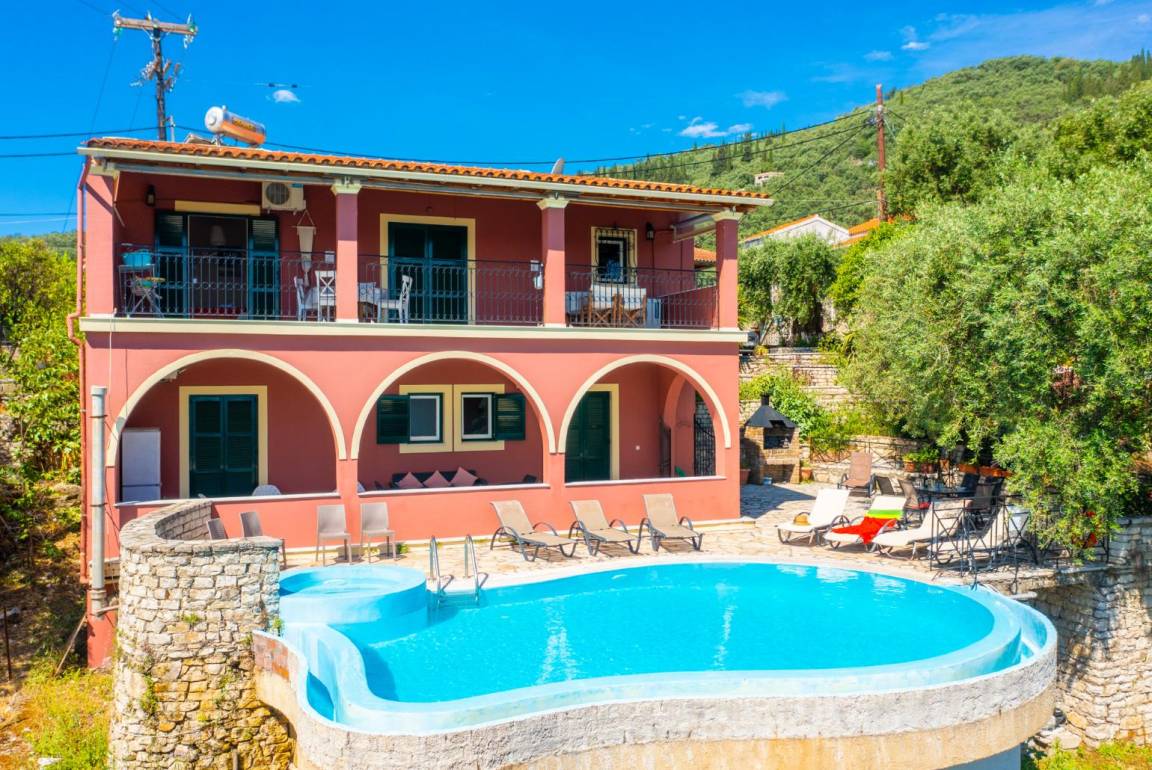 195 M² Villa ∙ 3 Bedrooms ∙ 8 Guests - Kassiopi