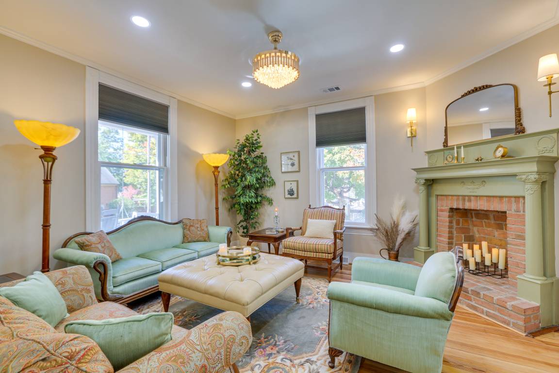 297 M² House ∙ 4 Bedrooms ∙ 10 Guests - Danville, VA