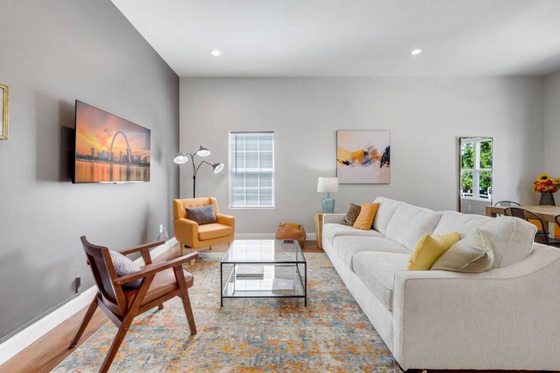 147 M² House ∙ 3 Bedrooms ∙ 6 Guests - St. Louis, MO