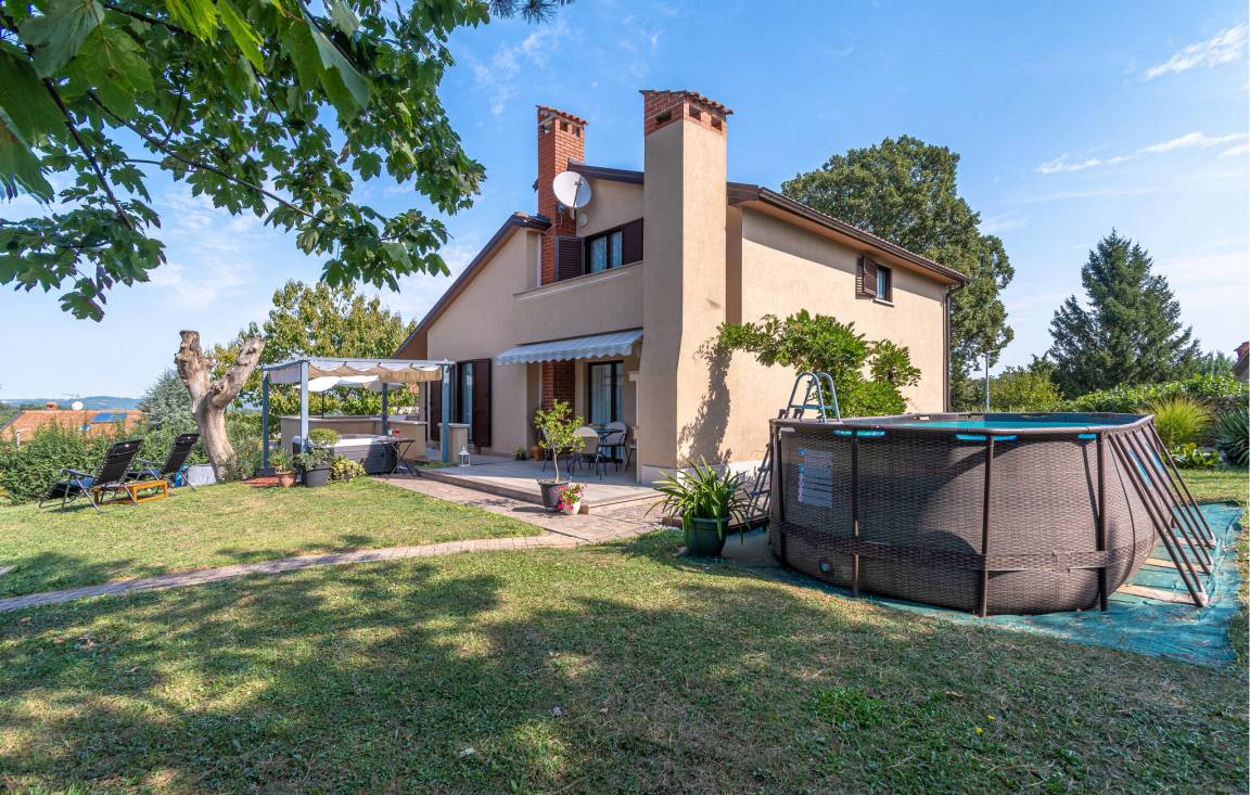 160 M² Huis ∙ 2 Slaapkamers ∙ 4 Gasten - Kroatië