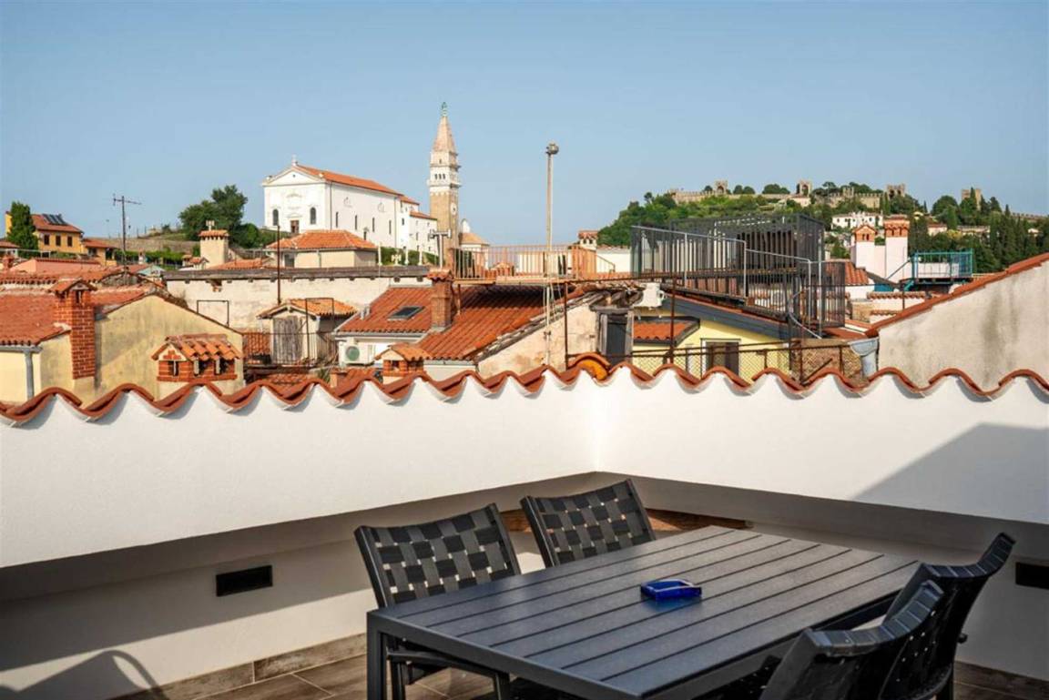 100 M² Apartment ∙ 2 Bedrooms ∙ 4 Guests - Piran