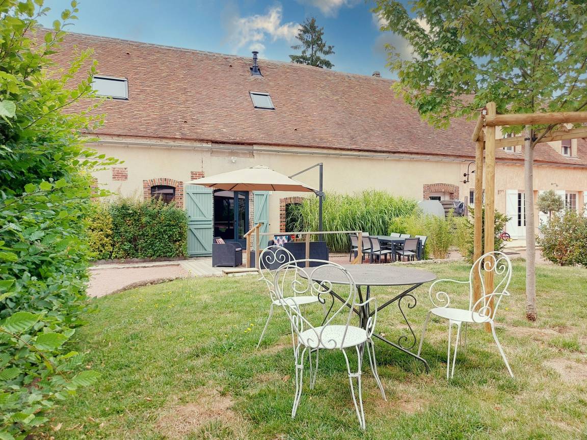 93 M² Cottage ∙ 3 Chambres ∙ 6 Personnes - Chartres