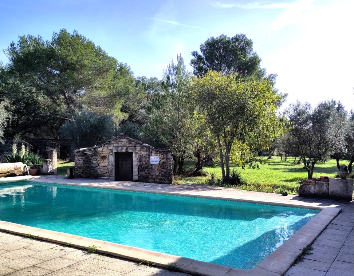 180 M² Villa ∙ 4 Chambres ∙ 9 Personnes - Nîmes
